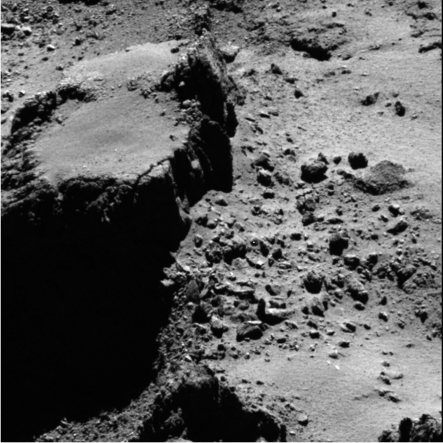 Do comet fractures drive surface evolution? – Rosetta – ESA's comet chaser